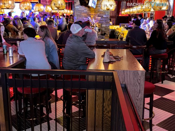 Jason Aldean’s Kitchen & Bar – Bottle Service & Country Vibes